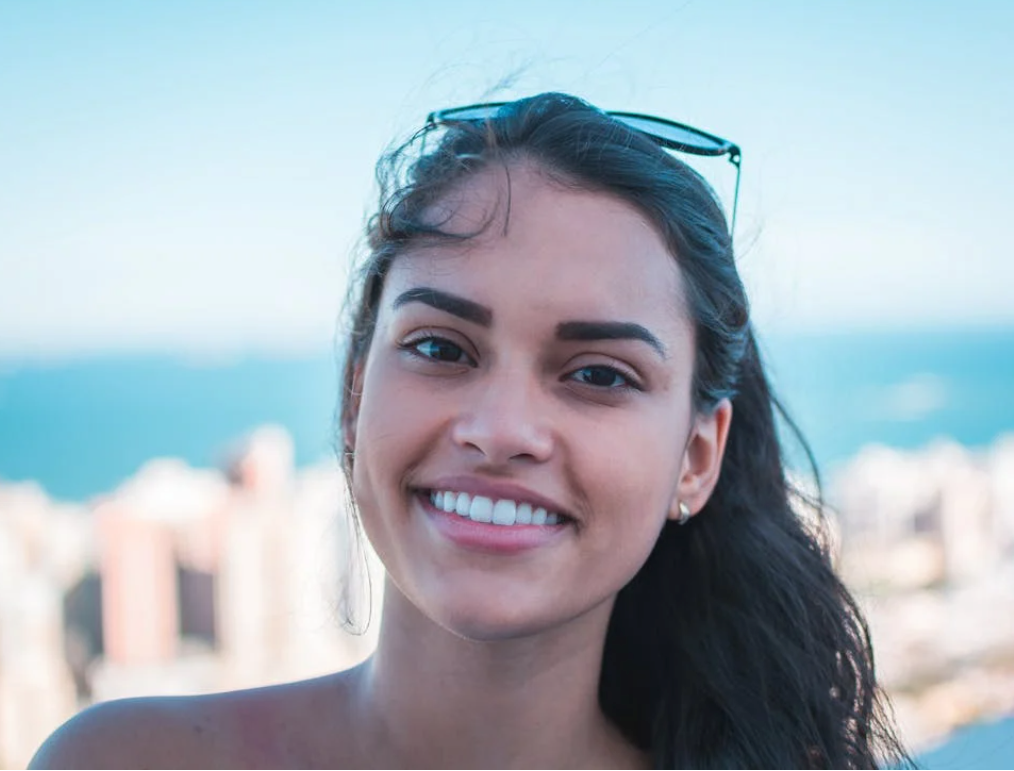 VelvaGlow™ Trifold LED Makeup Mirror – VelvaRina